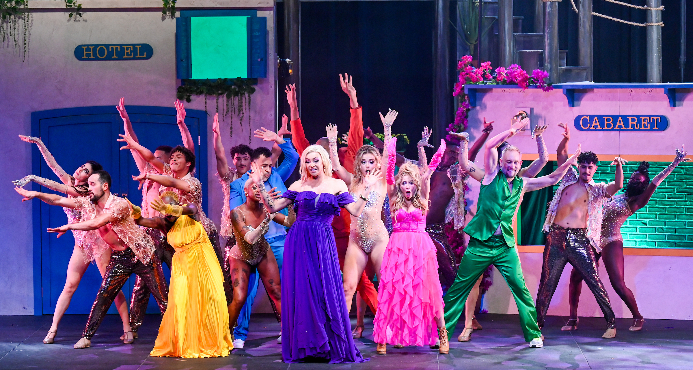 Scenes from AHF's sold out 'Ohh Mamma!' show at The Factory with Kylie ...